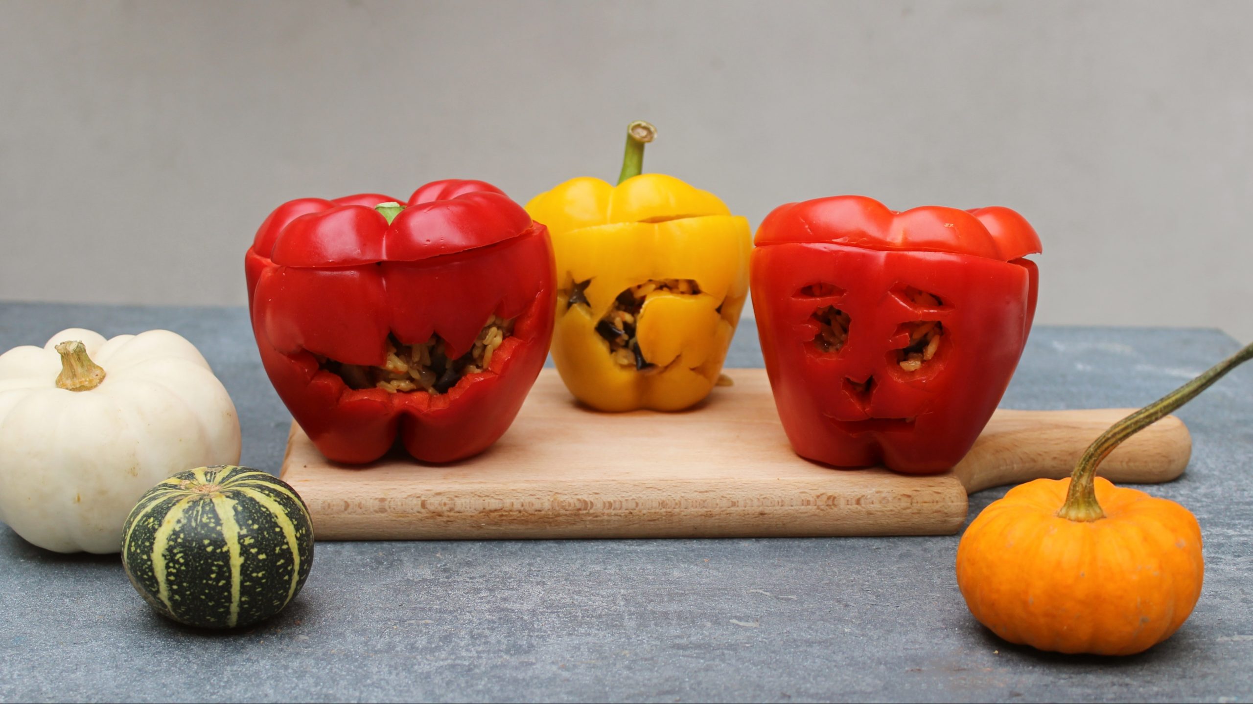 Spooky carved capsicums - Bluey Official Website