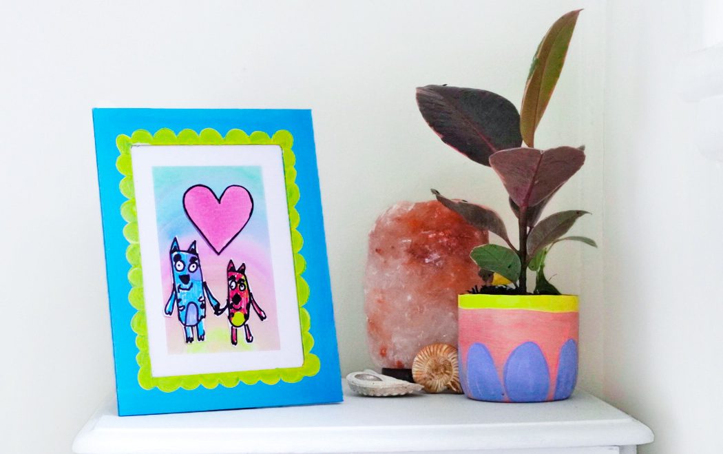 How to make a picture frame - Bluey Official Website