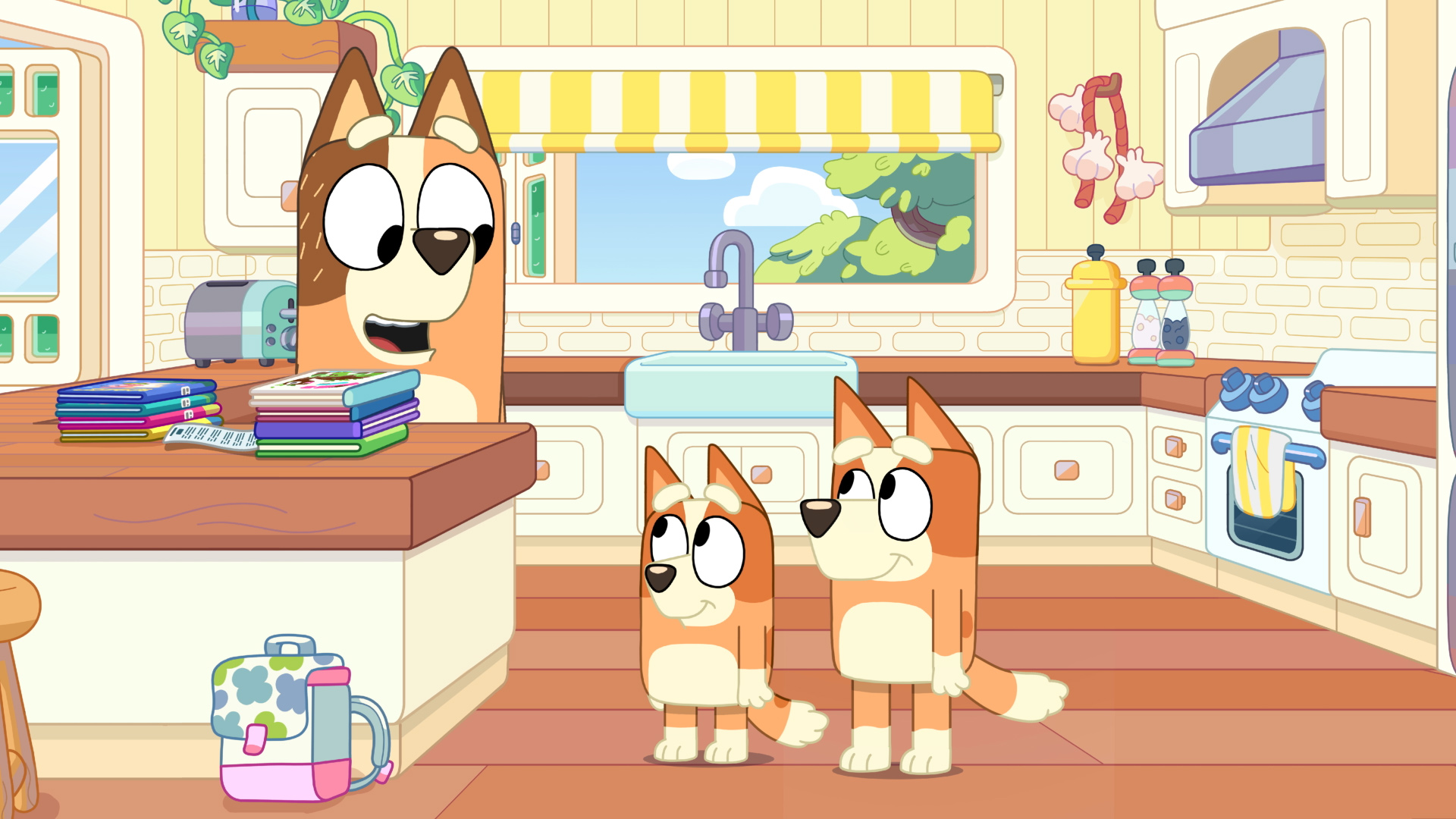 introducing mini bluey and big bingo #bluey #blueycontent🦐 Descubra a ...