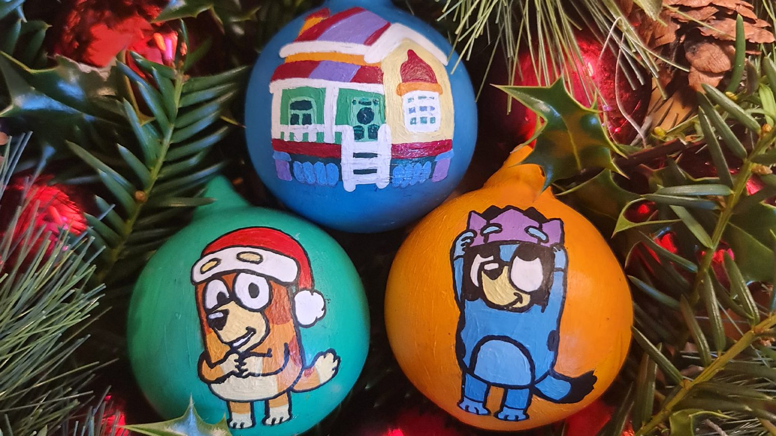 Paint your own Bluey Baubles - Bluey Official Website