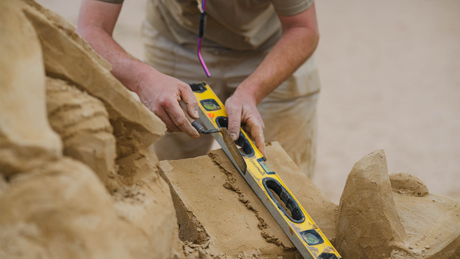 The Making of Festive Sand Art - Bluey Official Website