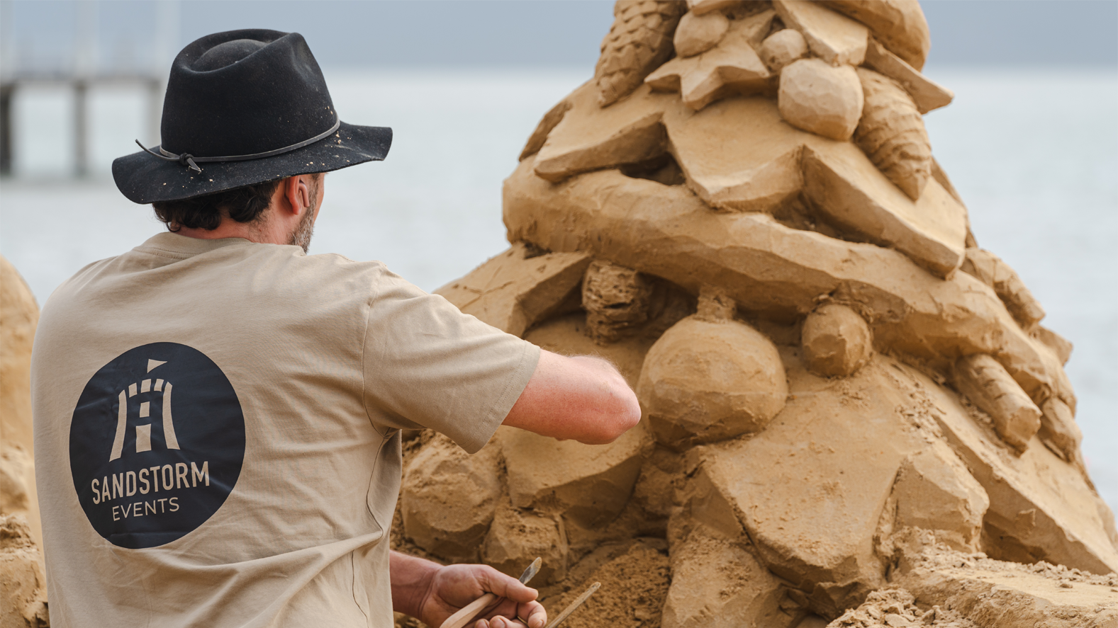 The Making of Festive Sand Art - Bluey Official Website