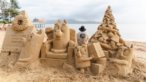 The Making of Festive Sand Art - Bluey Official Website