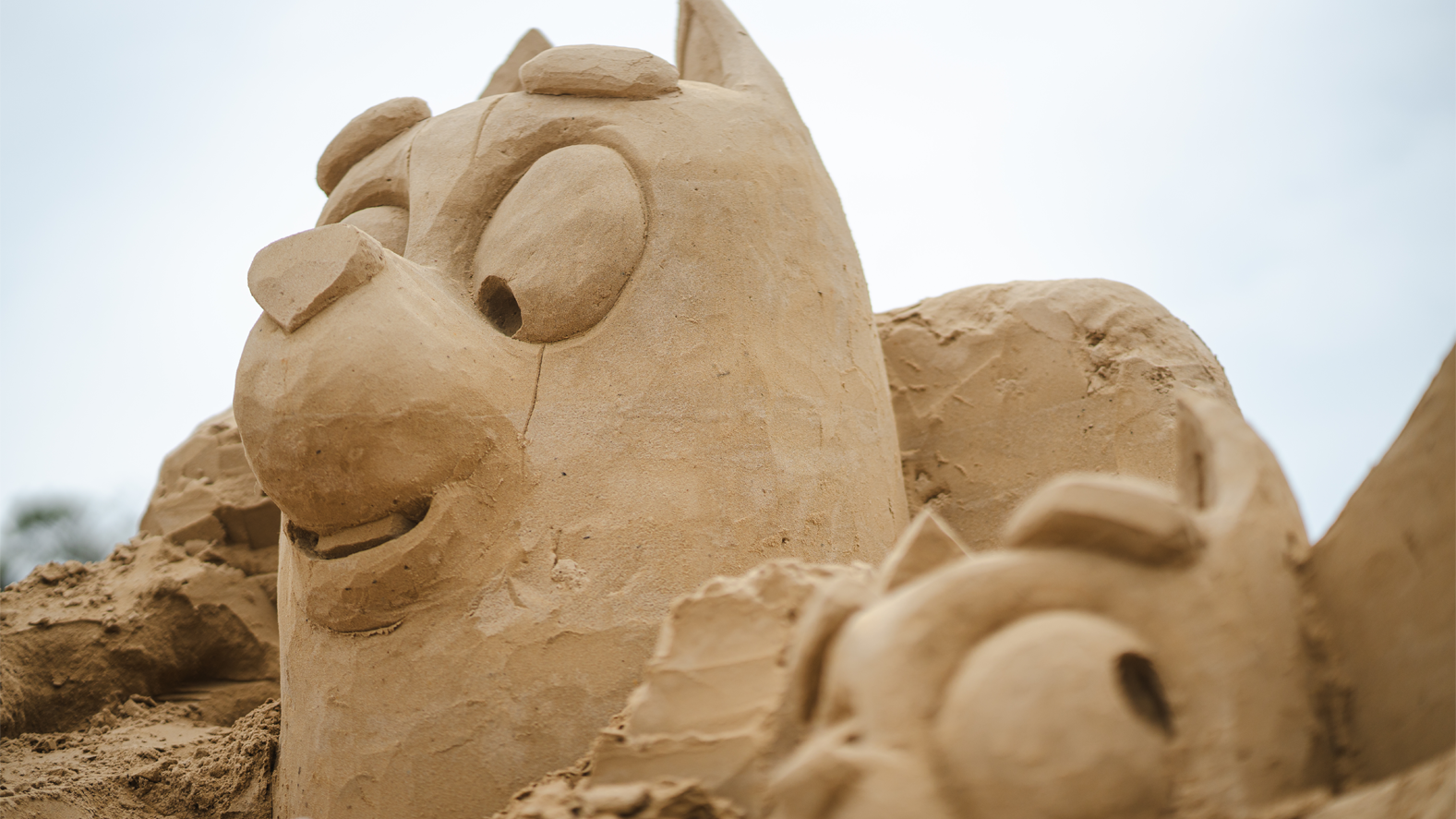 The Making of Festive Sand Art - Bluey Official Website