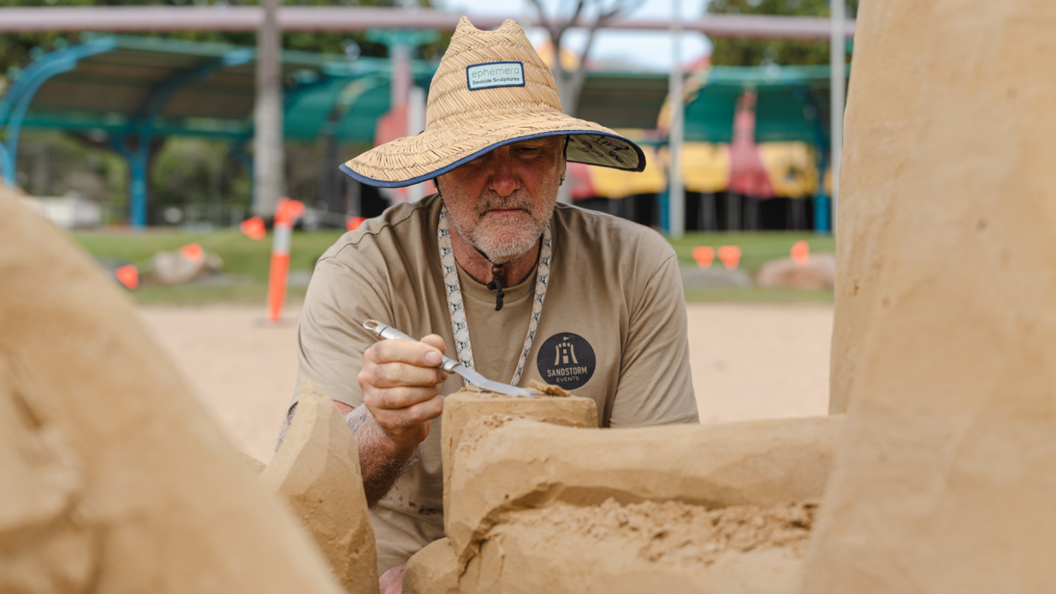 The Making of Festive Sand Art - Bluey Official Website